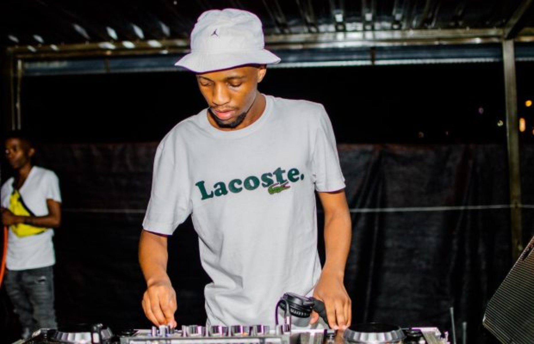 Sam Deep & Tribesoul – Vibes (Main Mix) > mophela music