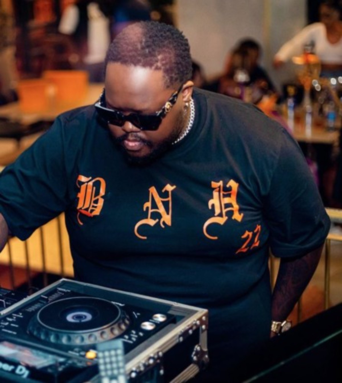 Heavy-K – Ulele ft Samthing Soweto, Professor & Thakzin